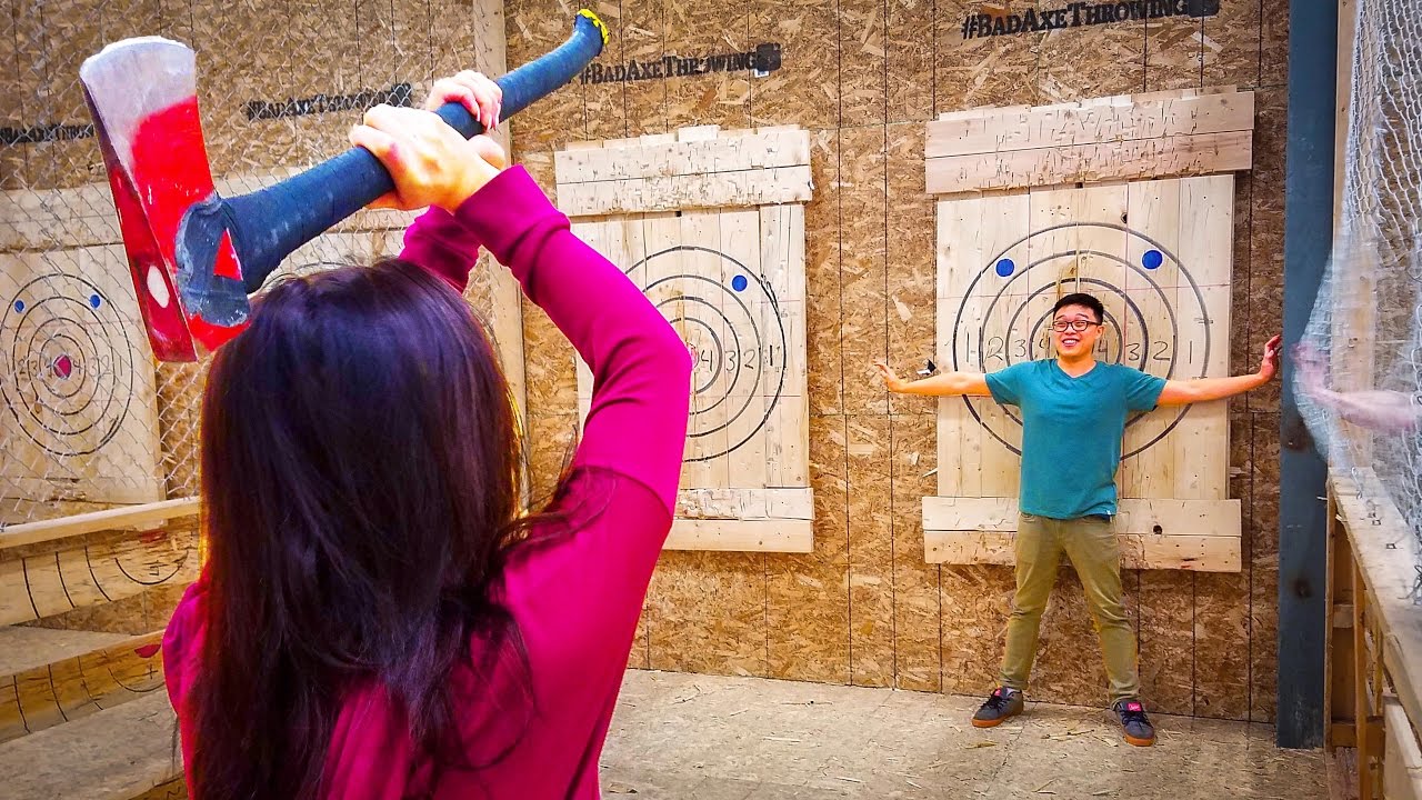 Axe throwing for beginners ©Channel Super Fun | Crazy Golf Blog