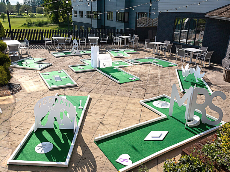 Chelmsford-City-Racecourse_set-up-2 | Crazy Golf Blog